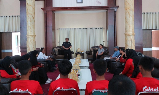 Mengikuti Liga Sentra Indonesia Seri Nasional, Pj. Bupati Luwu Lepas 16 ...